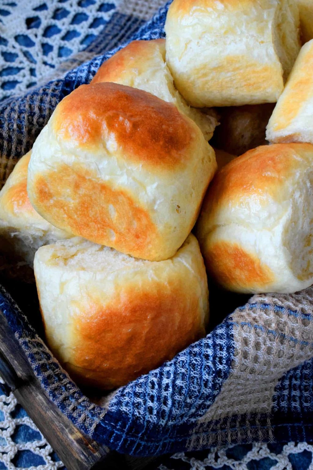 Jumbo No Knead Dinner Rolls - Lord Byron's Kitchen
