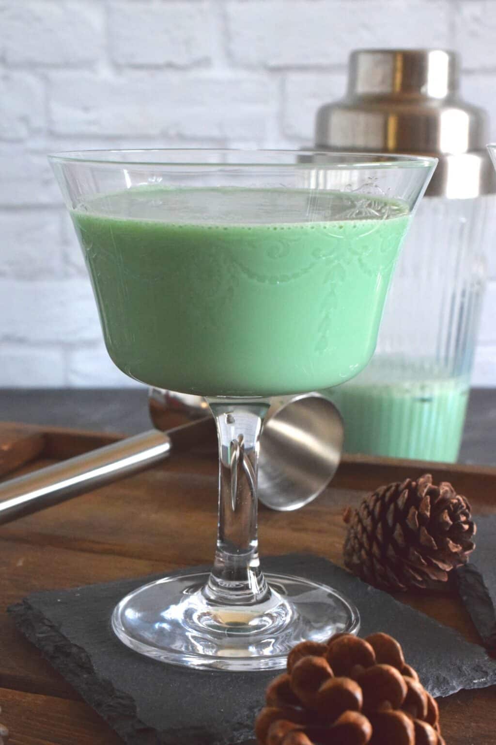 Mistletoe Kiss Cocktail - Lord Byron's Kitchen